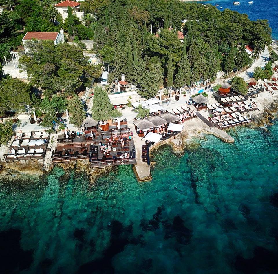 Hula Hula Bar Hvar - COMMODO
