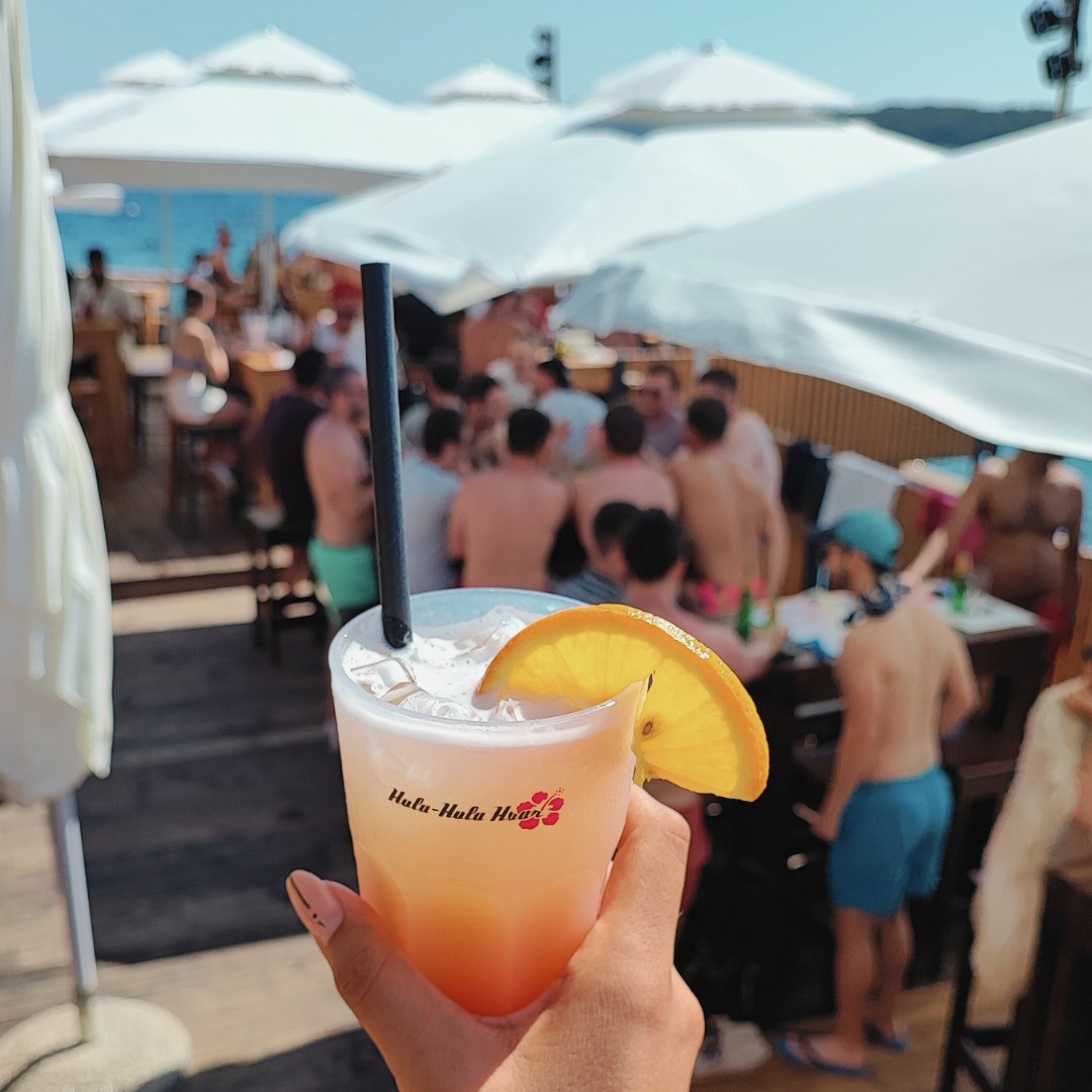 Hula Hula Bar Hvar - COMMODO